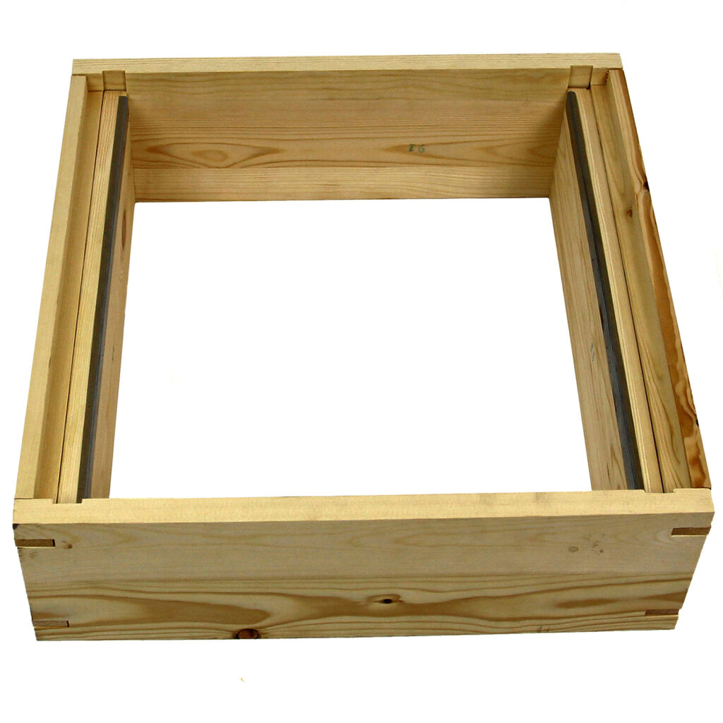 Super Box in Pine for a National Beehive 74758 - Actiasbee